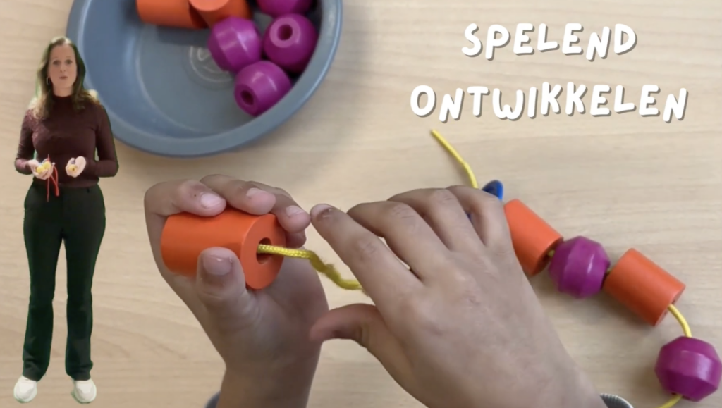 Spelend ontwikkelen: Kralen rijgen – SmartSchools